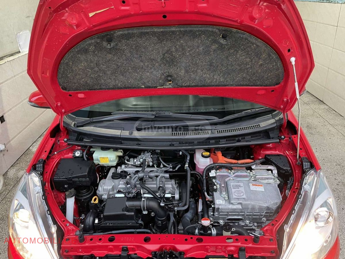 TOYOTA Aqua 2015 - ჰიბრიდი