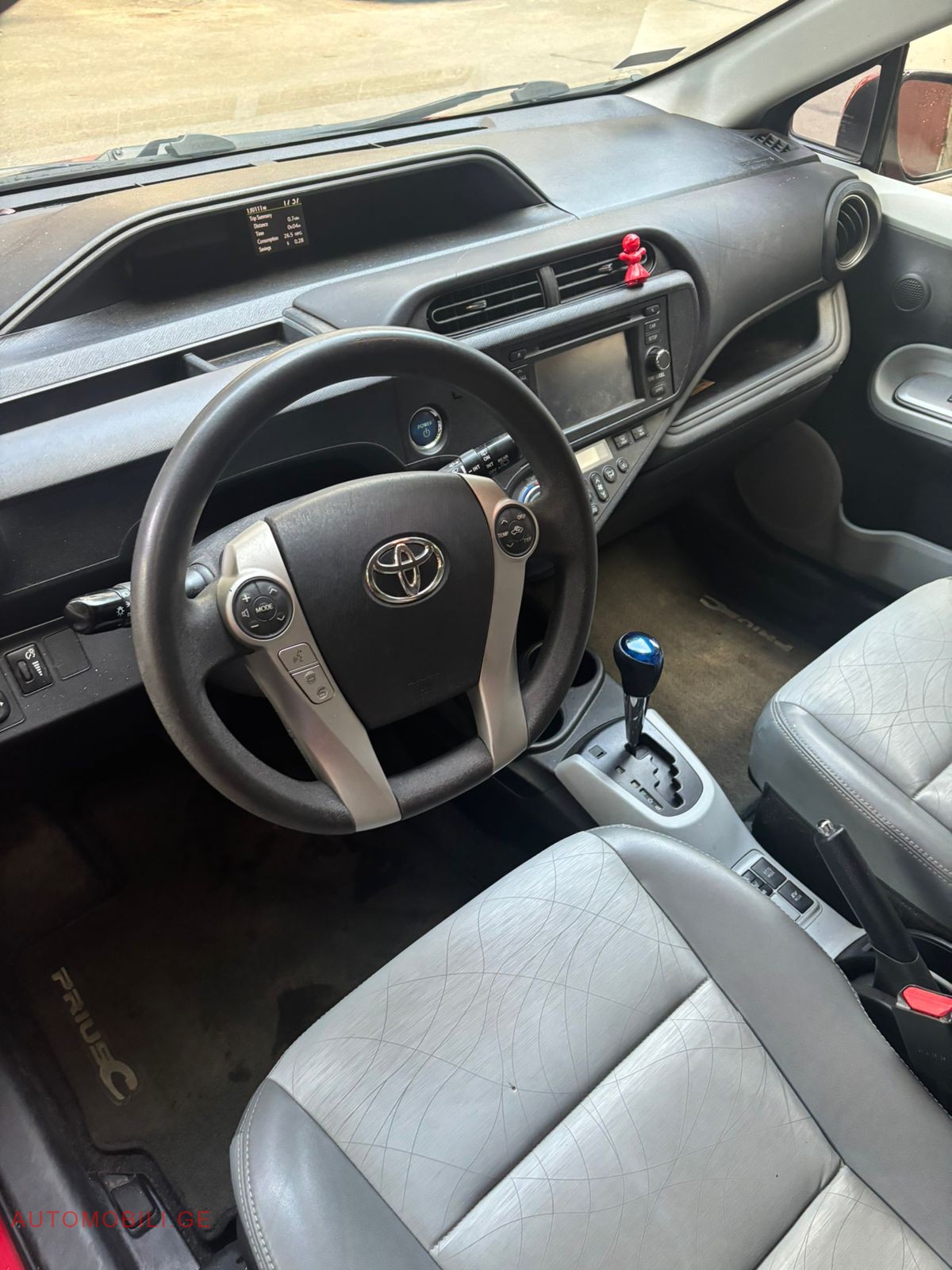 TOYOTA Prius C 2012 - ჰიბრიდი